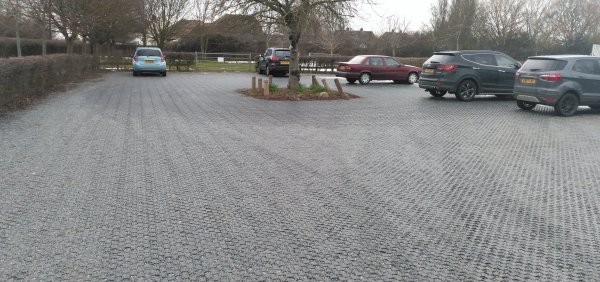 PERFO Crushed stone permeable vehicle parking